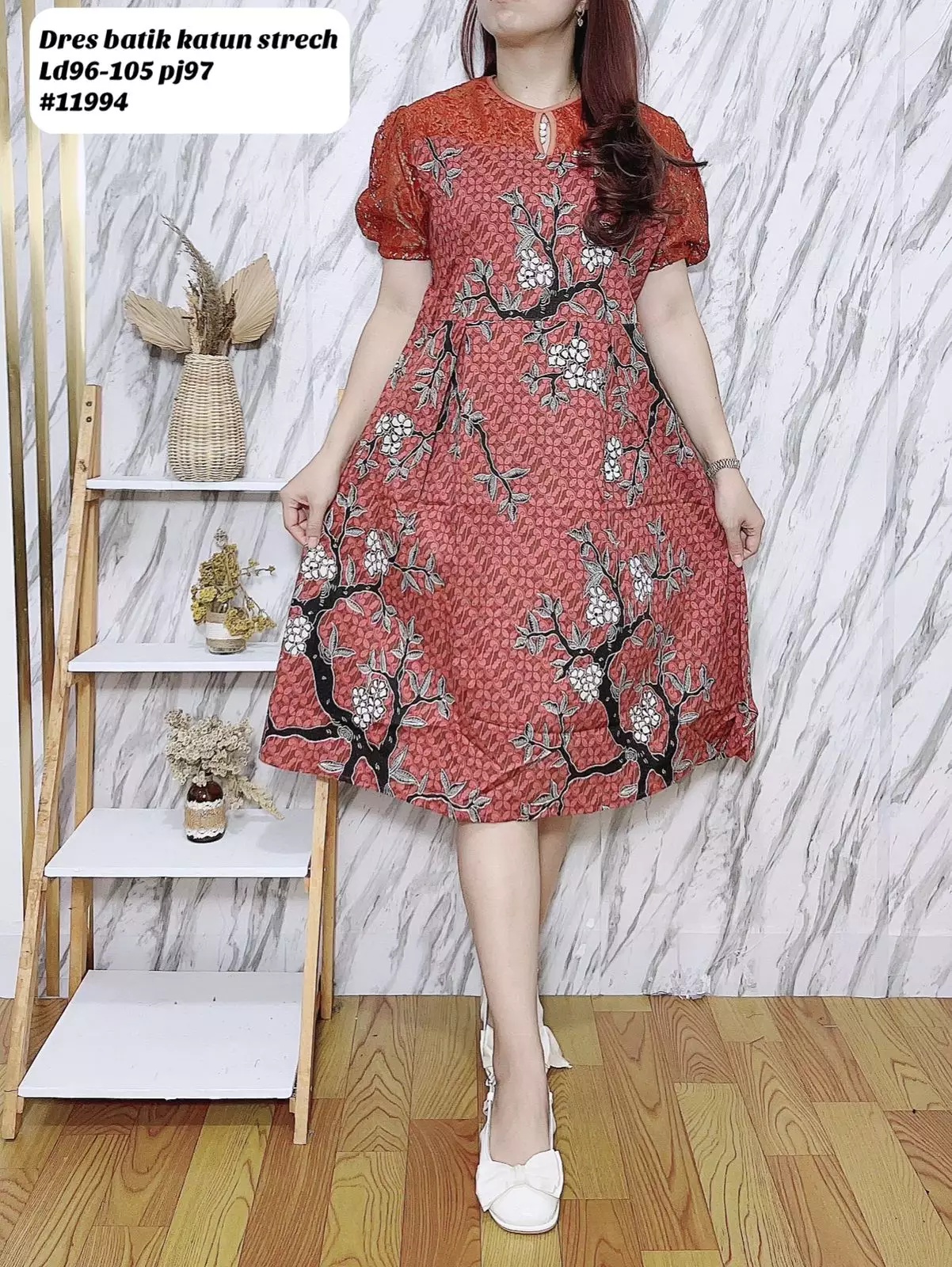 Model Dress Batik Kombinasi Brokat Mau Tampil Modis Dan Menawan! Ini
