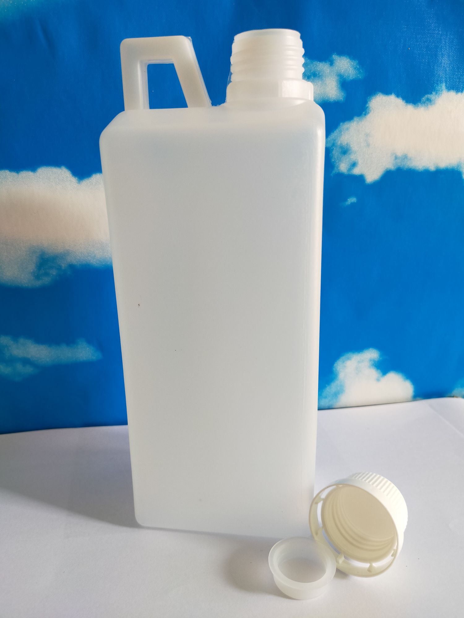 Jual Jerigen Bekas 5 Liter Warna Terbaru - May 2024 | Lazada.co.id