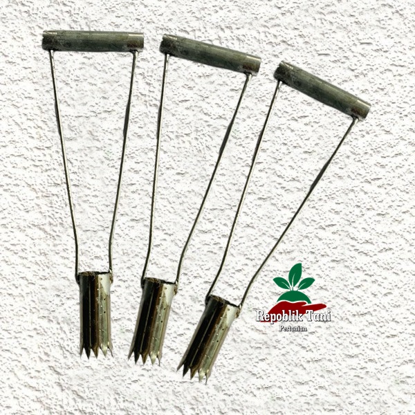 Jual Plong Alat Pelubang Plastik Mulsa Diameter 3.5cm Tinggi 37 Cm Di ...